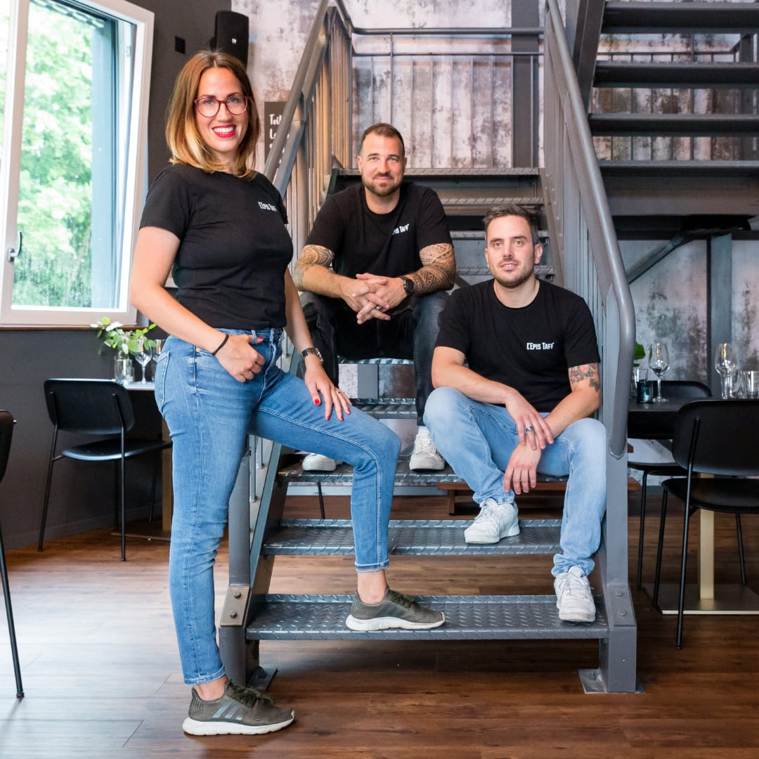 Le Bistrot de l’Epis Taff' - Batiplus SA - Zeitgenössische Möbel ...