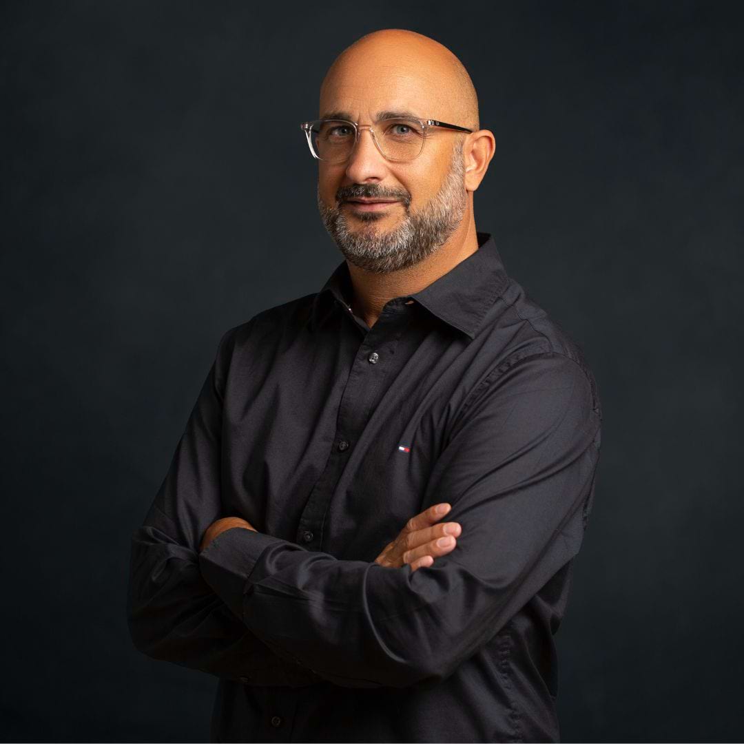 Nicandro Testa - Batiplus SA - Zeitgenössische Möbel & Entdeckungen