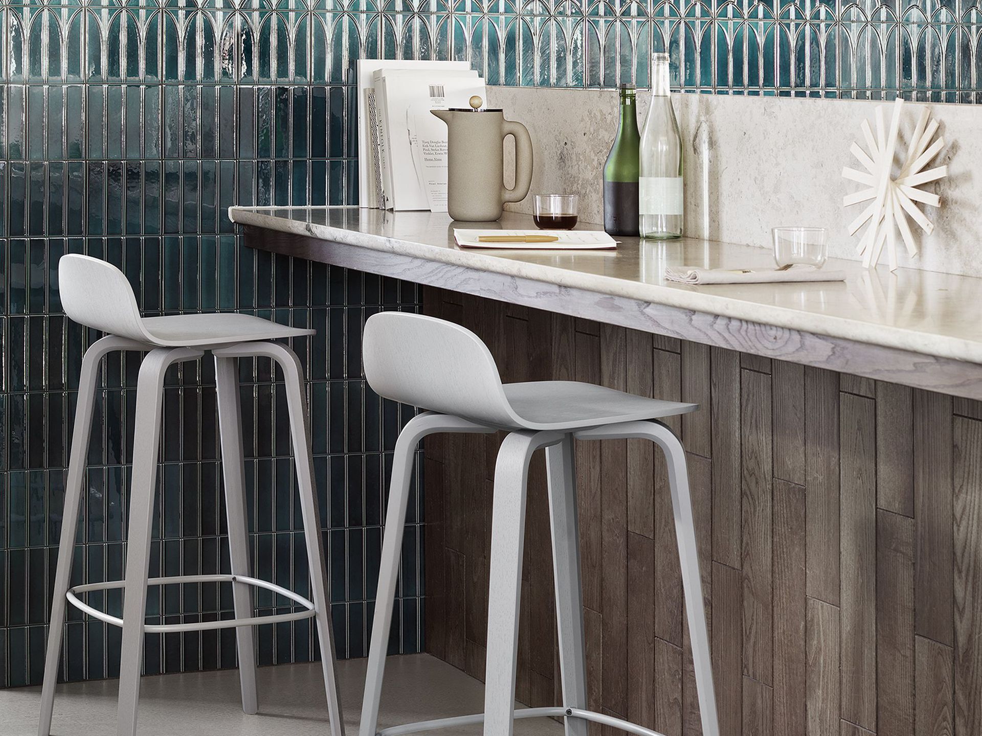 Tabouret Visu H75 - Muuto - Tabouret - Batiplus SA - Mobilier ...