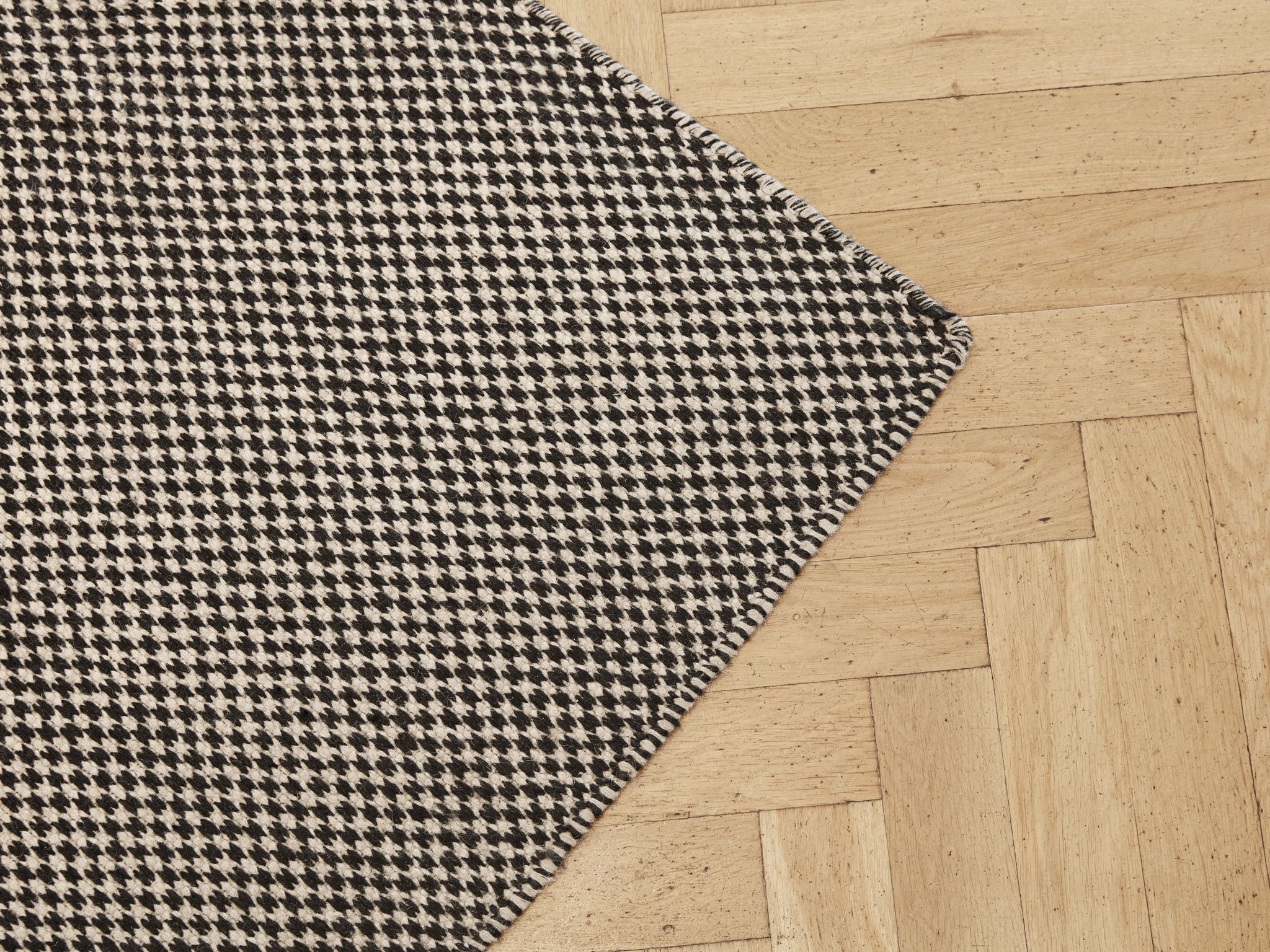 Moiré Kelim - HAY - Tapis - Batiplus SA - Mobilier contemporain ...