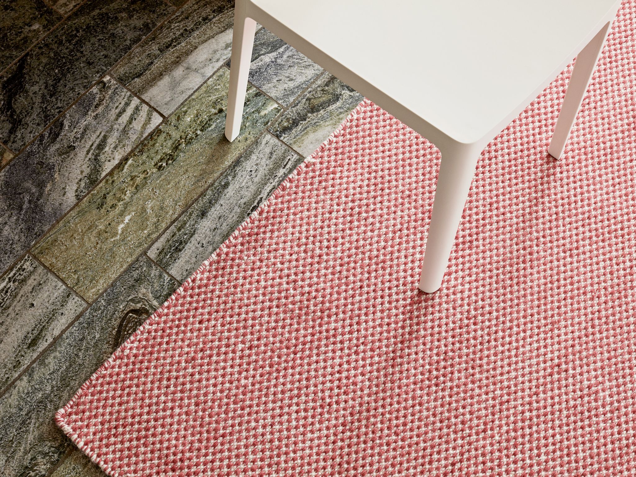 Moiré Kelim - HAY - Tapis - Batiplus SA - Mobilier contemporain ...